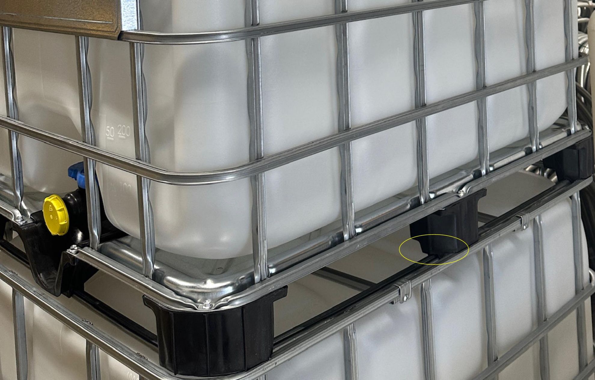 Agrico Plastiques | Réservoir en Cage IBC | Tote 1000 Litres 275 ...